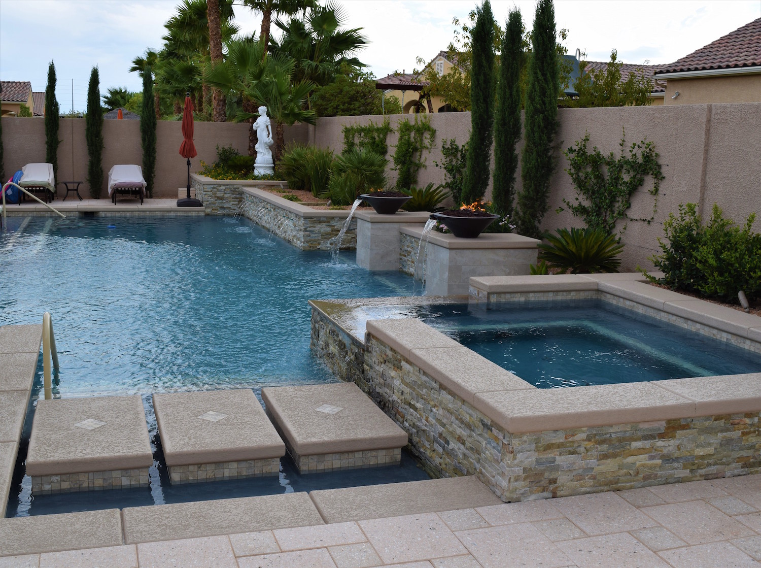 MAC Landscaping - Luxury Landscape Design & Putting Greens
